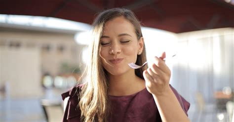 Ways To Practice Mindful Eating Savor Every Bite