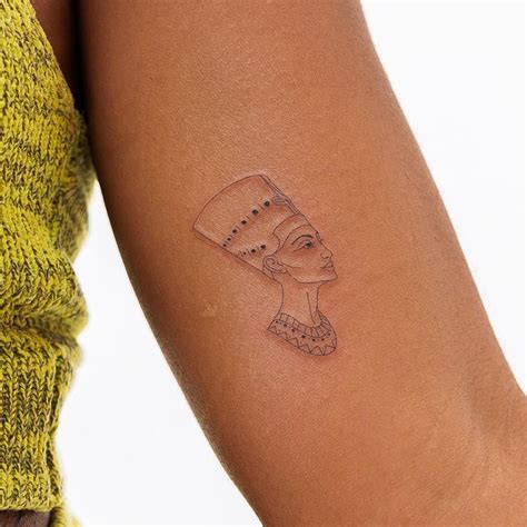 𝕷𝖔𝖟 on Instagram Nefertiti for Shaz I love some Egyptian mythology