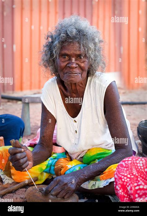 Aboriginal Women Australia Hi Res Stock Photography And Images Alamy