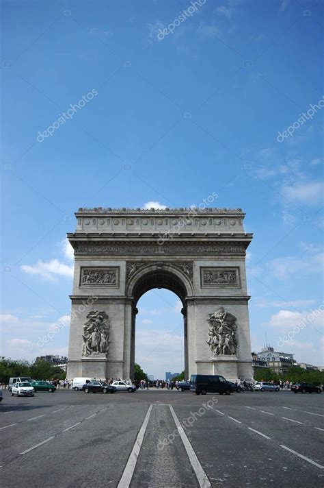 PARÍS FRANCIA JUL 23 2018 Arco del Triunfo en París uno de los
