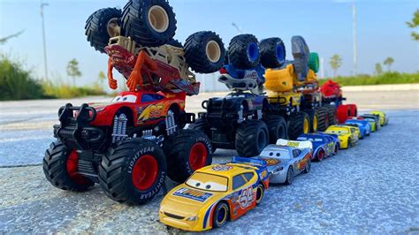 Disney Pixar Cars Looking For Lightning Mcqueen Jackson Storm Cruz