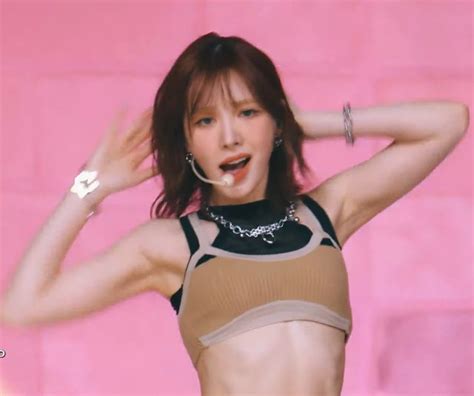 SeoDy On Twitter RT Lizzlesunny Wendy In STAMP ON IT