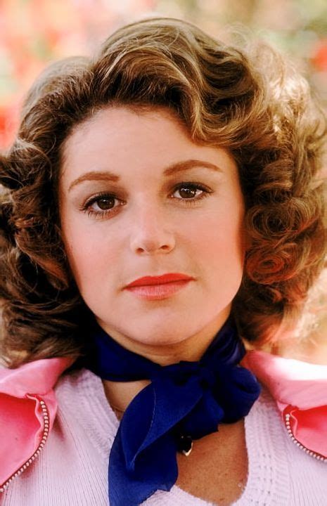 10 Hot Sexy Dinah Manoff Bikini Pics