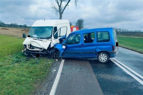 Tragiczny wypadek na łuku drogi 33 latek poniósł śmierć na miejscu