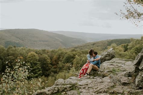 Séance photo couple Balade en amoureux en forêt