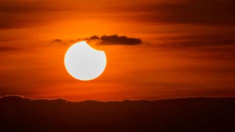 Cómo observar el eclipse solar parcial de forma segura 10 claves para