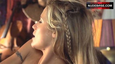 Michelle Hunziker After Sex Voglio Stare Sotto Al Letto 0 20