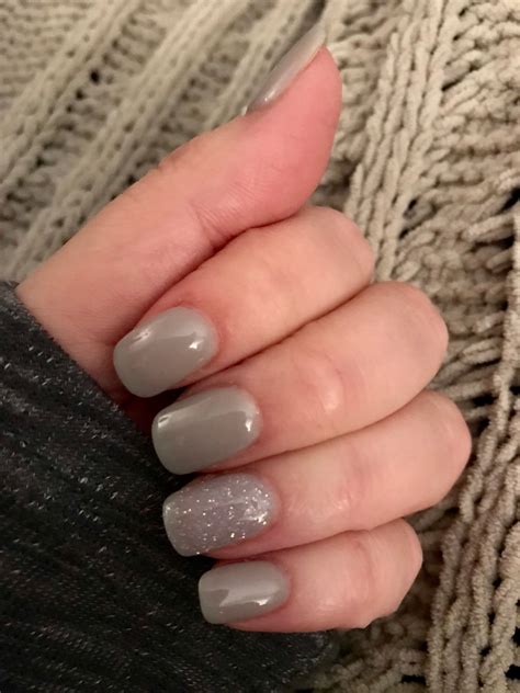 SNS Powder Dip Winter Holiday Grey And Silver Powder Nails Holiday