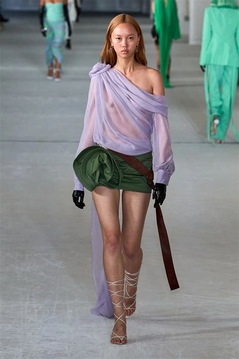 Blusas de moda en Primavera Verano 2023 Todos los diseños en tendencia