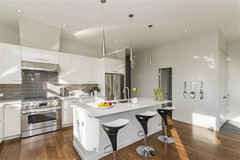 Inspirasi Keramik Lantai Dapur Tidak Licin Dan Estetik Gardens At