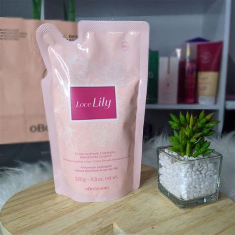 Refil Creme Acetinado Hidratante Corporal LOVE Lily 250g O Boticário