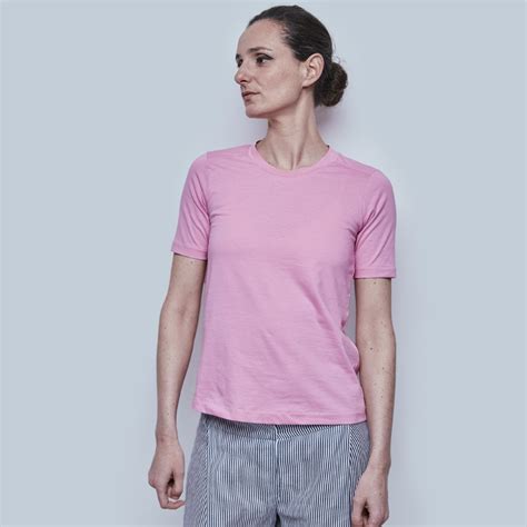 T shirt femme basique à manches courtes et col rond fabriqué en France