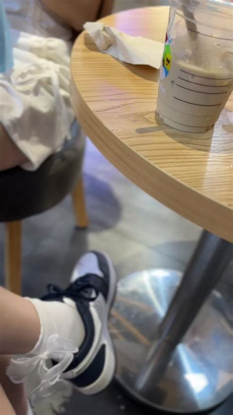 柯柯口嗨永久拉黑 on Twitter 贱狗是一只手抓着不到三厘米的两只狗眼又目不转睛的盯着祖宗的臭鞋看撅着狗几巴滚来报销你亲爹的