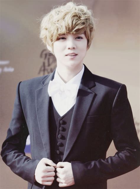 lulu deer 루한 via Tumblr image 2784929 on Favim