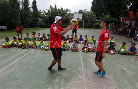 PELATIHAN SEPAK BOLA ANAK ANTARA Foto