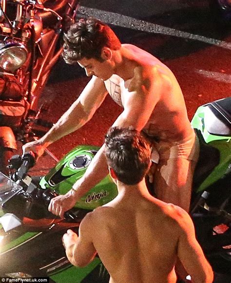 Zac Efron Naked Photoshoot Telegraph