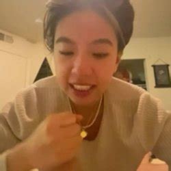 Asian Beauty Helps Stranger To Cum Hoastie Adult Gallery Host