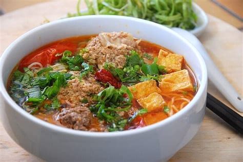 フォーだけじゃない ベトナムで食べたい人気の麺料理をご紹介ポステ