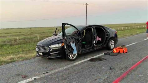 Hombre Muere Arrollado Al Bajarse De Su Veh Culo En Carretera A La