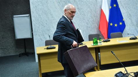 Radosław Sikorski mam nadzieję że Antoni Macierewicz wreszcie będzie