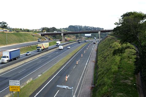 Obras do novo trevo alteram trânsito na região da marginal Anhanguera