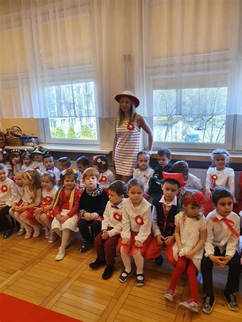 Pokaz Mody Patriotycznej Przedszkole Nr Im Marii Montessori