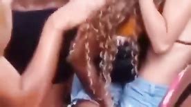 Metendo O Dedo Na Xereca No Carnaval 2023 Lésbicas Se Pegando Cnn Amador