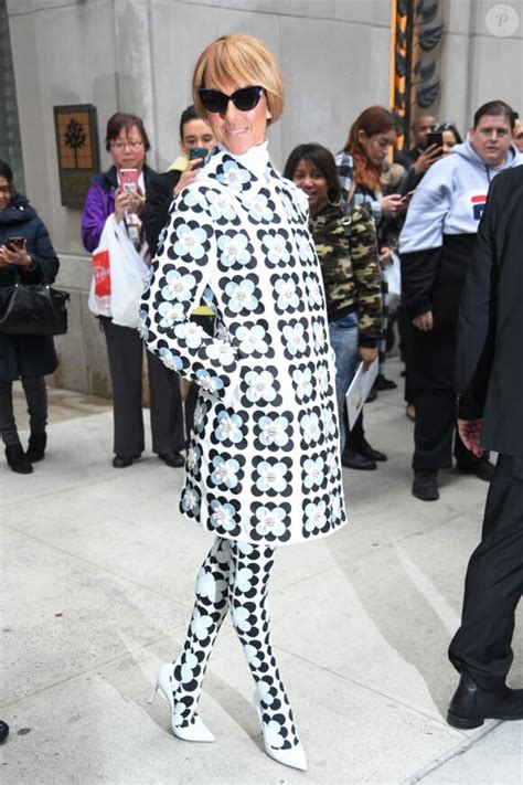 Photo Céline Dion salue ses fans à New York le 3 mars 2020 elle