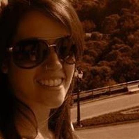Stream Natália Gusso music Listen to songs albums playlists for