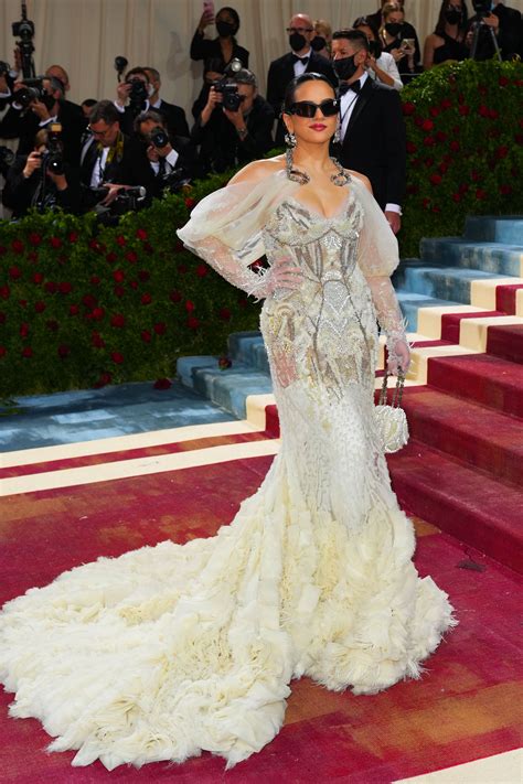 Met Gala 2022 Rosalia partage les secrets de son look en vidéo