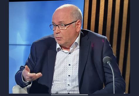 Mikko Vuorenpää on Twitter Hyvää yötä