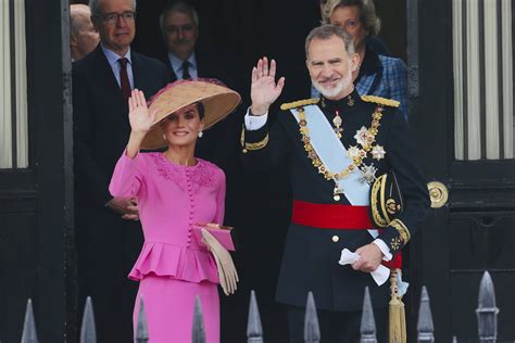 El espectacular look de la reina Letizia en la coronación de Carlos III