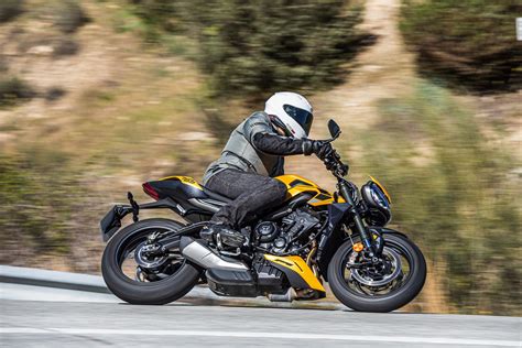 Triumph Roadster naked tricilíndrica y deportiva cuál elegir Moto1Pro