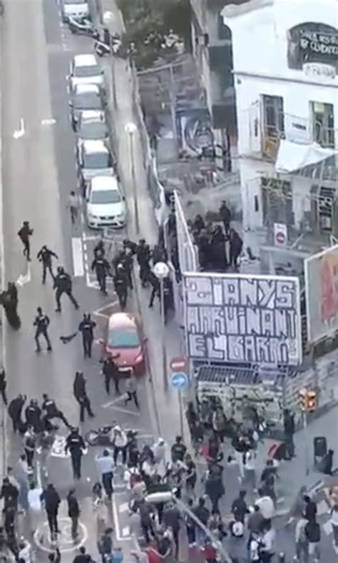 Los Vecinos De Bonanova Se Hartan Y Hacen Frente A Los Okupas Del