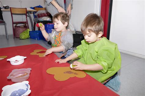 Première activité peinture pour les enfants