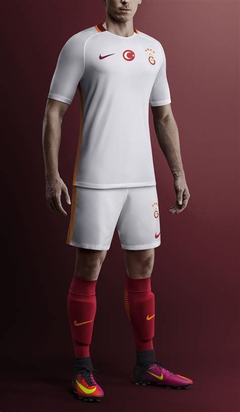 Galatasaray ın 2016 2017 sezonu formaları tanıtıldı Süper Lig 2015