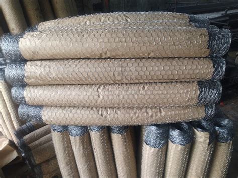 SS304 Hexagonal Chicken Wire Mesh For Fencing Thickness 16 To 22
