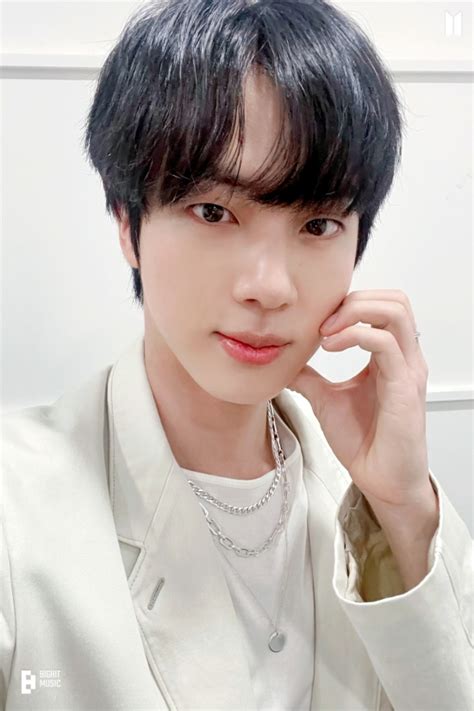 방탄소년단 BTS 진 최강 동안 30대 남자아이돌 투표 1위