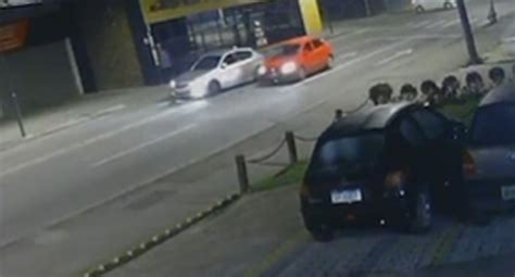 Suspeita de participar da morte de jovem na saída de balada é presa