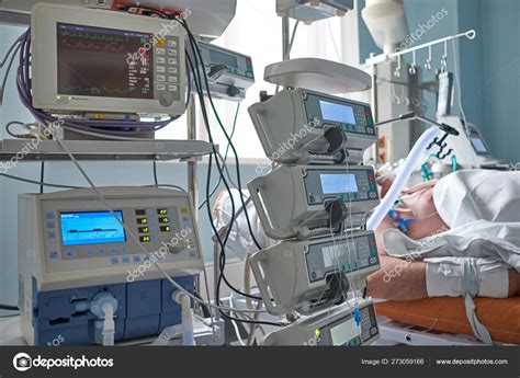 Stato Critico Paziente Intubato Con STEMI In Terapia Intensiva De