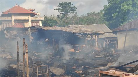 Gudang Kayu Di Bali Hangus Terbakar Kerugian Mencapai 8 Miliar Rupiah