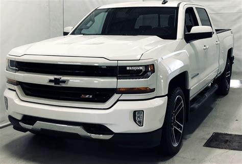 New Chevrolet Silverado Lt Z Crew Cab Summit White