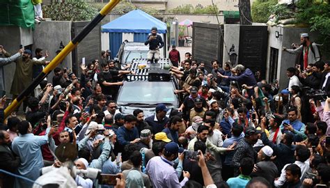 In Pictures Chaos Ensues As Police Raid Zaman Park