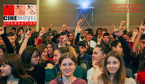 Il Cinema Salvato Dalla Scuola Un Incontro Dedicato A Schermi In Classe