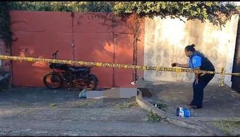Pierde la vida un motociclista tras colisionar con un portón en