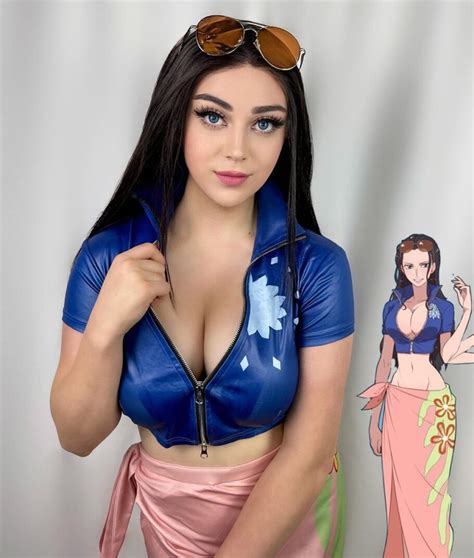 Fã de One Piece buttercupxcos fez um cosplay impressionante da Robin