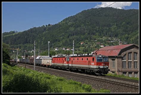 1144 045 1144 003 mit Güterzug bei Kapfenberg am 3 06 2019