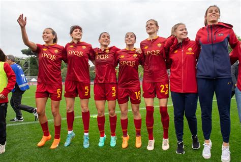 Roma Femminile Campione Ditalia La Premiazione Foto Gallery