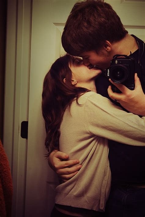 Couple Kiss Love Mirror Nikon Image 6626 On