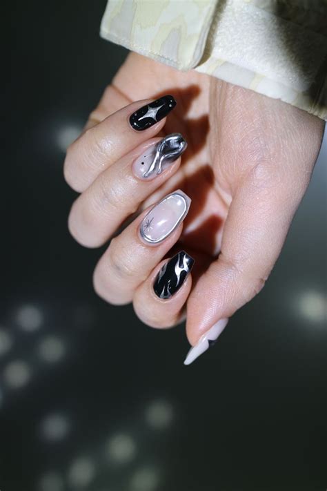 Black And Silver In 2023 Black Chrome Nails Black Nail Designs